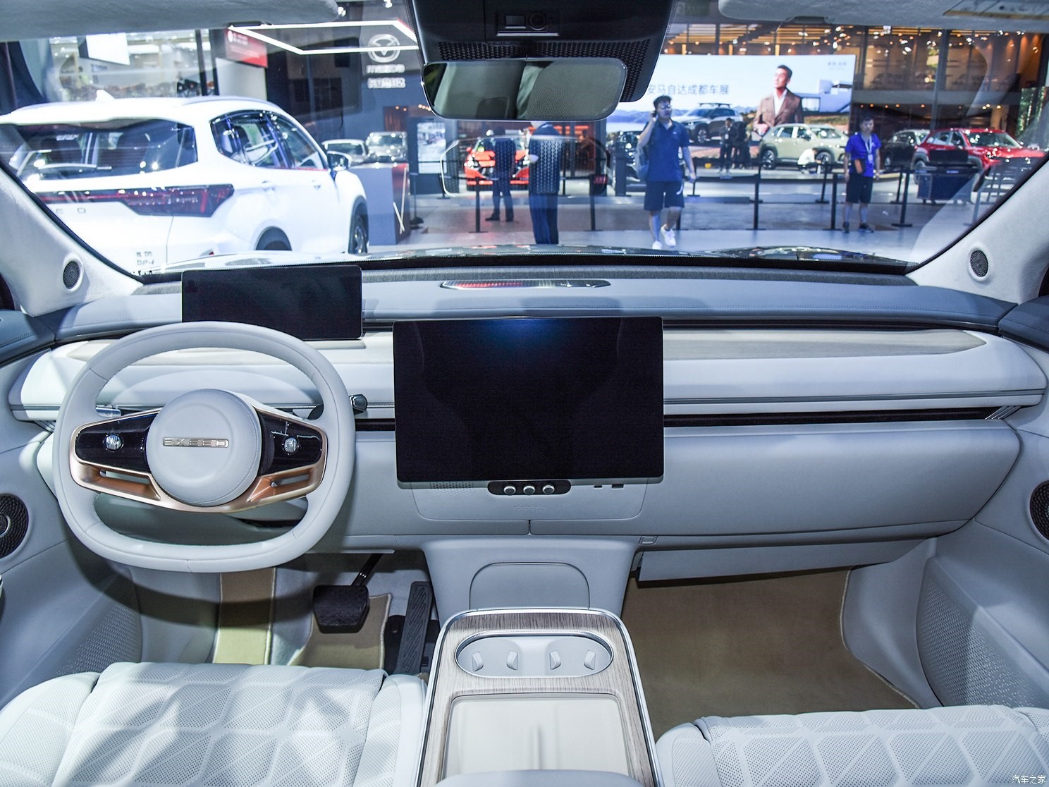 إكسيد ستيرا ET الفاخرة تخرج من خطوط الانتاج والتدشين الرسمي في الربع ...