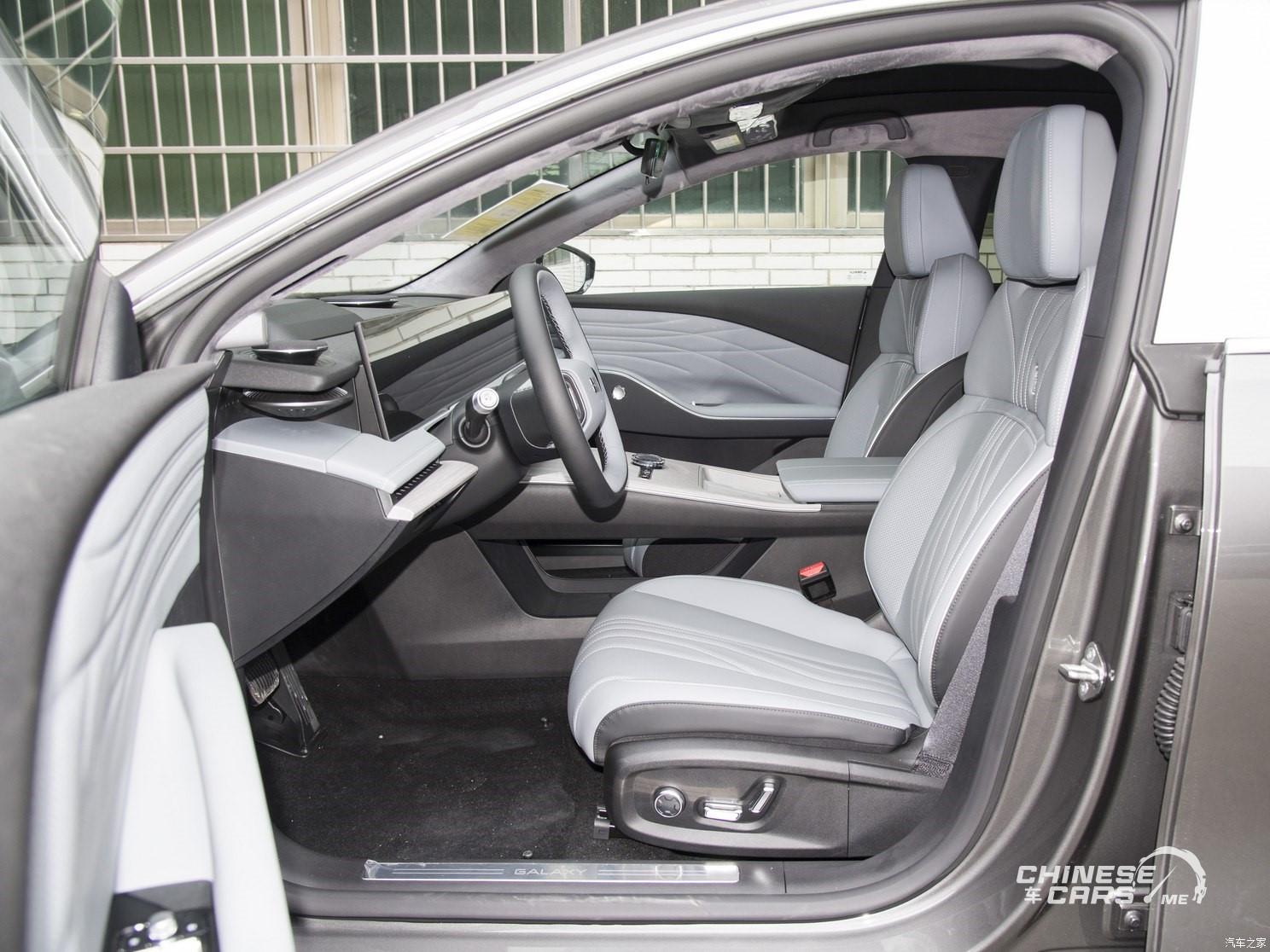 الإطلاق الرسمي لسيارة جيلي جالاكسي E8 الفاخرة بالصين – شبكة السيارات ...