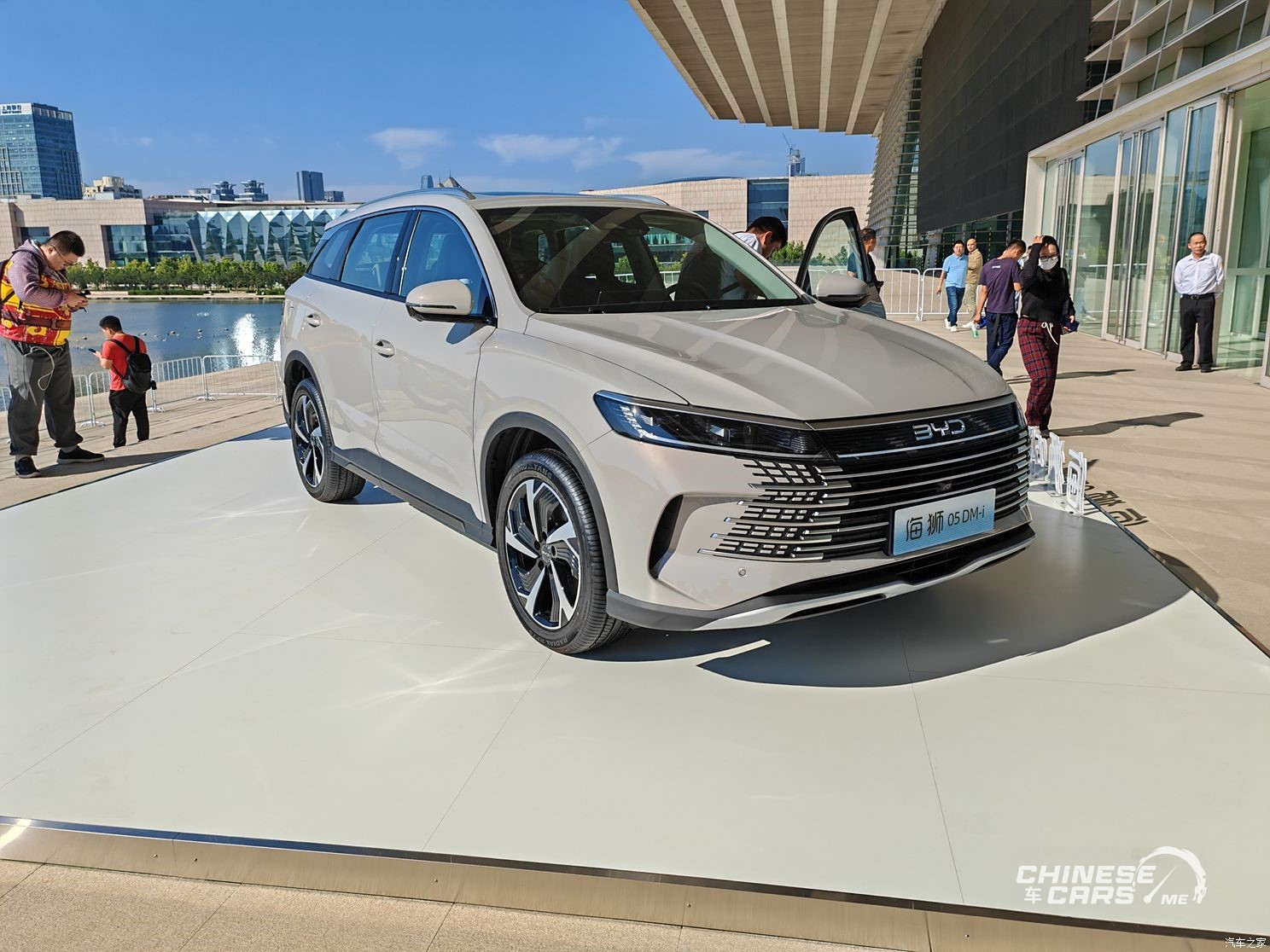 الإطلاق الرسمي لسيارة BYD Hiace 05 الهجينة DM-i موديل 2025 – شبكة ...